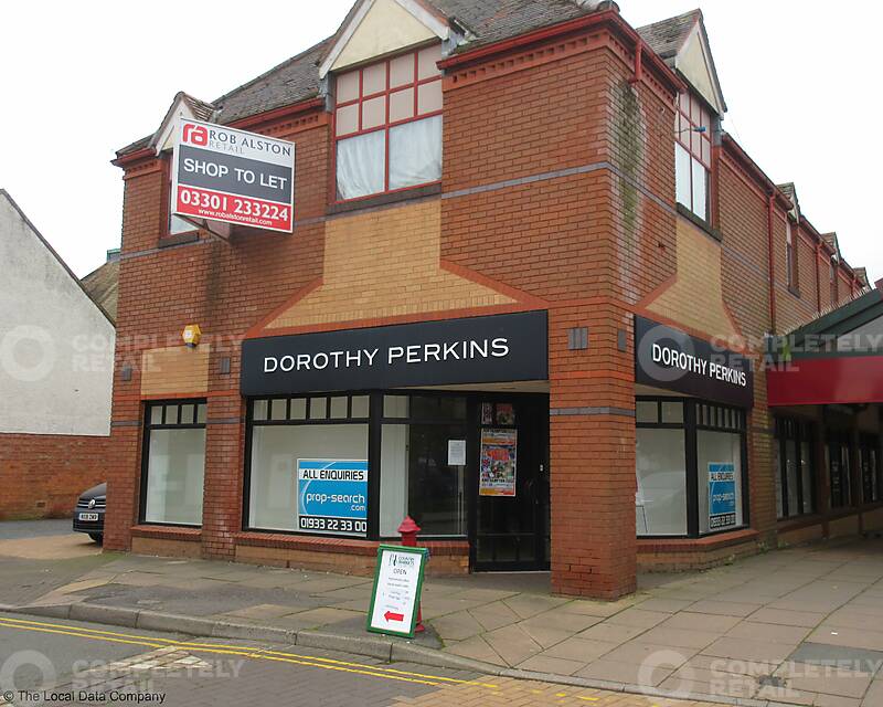 Shop to rent | 7 Foundry Walk, Daventry, NN11 4PN | Completely Retail