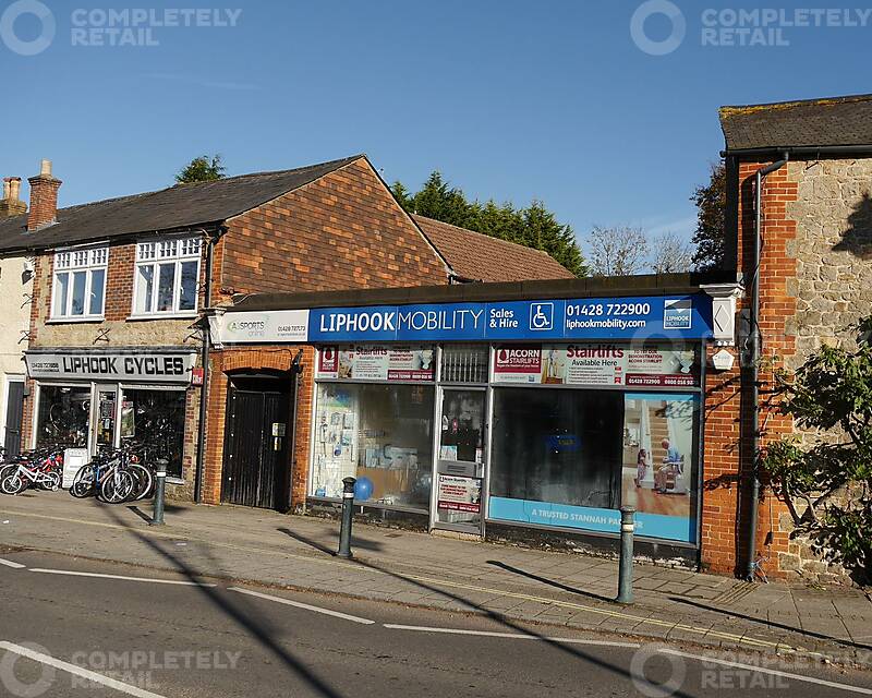 Shop to rent | 14a The Square, Liphook, GU30 7AH | Completely Retail