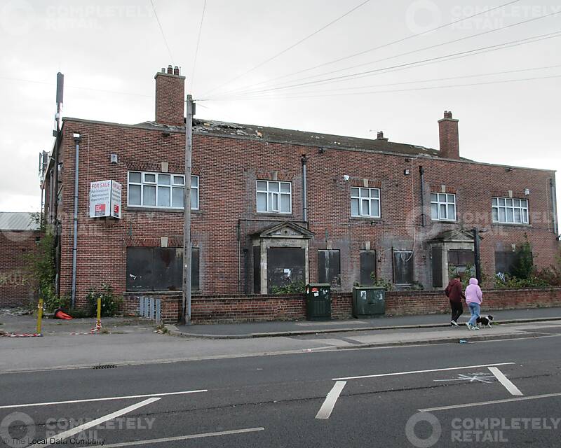 Shop to rent | Houghton Road, Rotherham, S63 0JX | Completely Retail