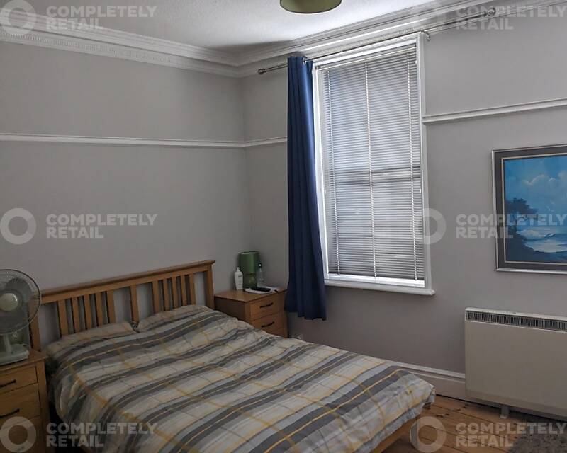 Shop to rent | 188 High Street, Guildford, GU1 3HW | Completely Retail