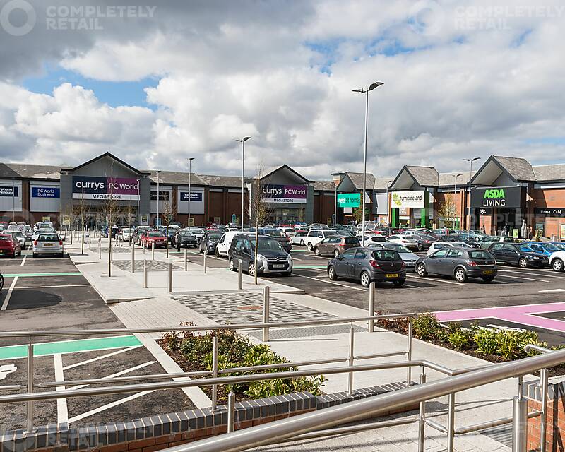 Shop to rent | 11-12, Broadway, Oldham, OL2 5HX, Elk Mill Shopping Park