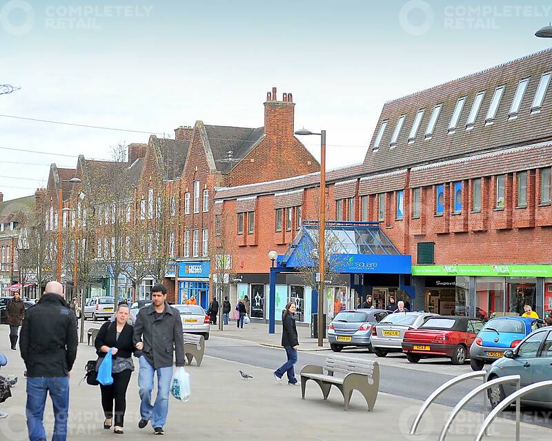 Shop to rent | 1 Central Approach, 33 Commerce Way, Letchworth, SG6 3DN ...