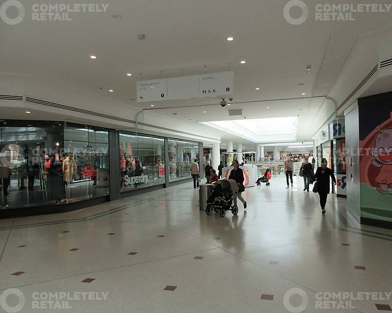 Shop to rent | Unit 260 The Glades Shopping Centre, Bromley, BR1 1DN